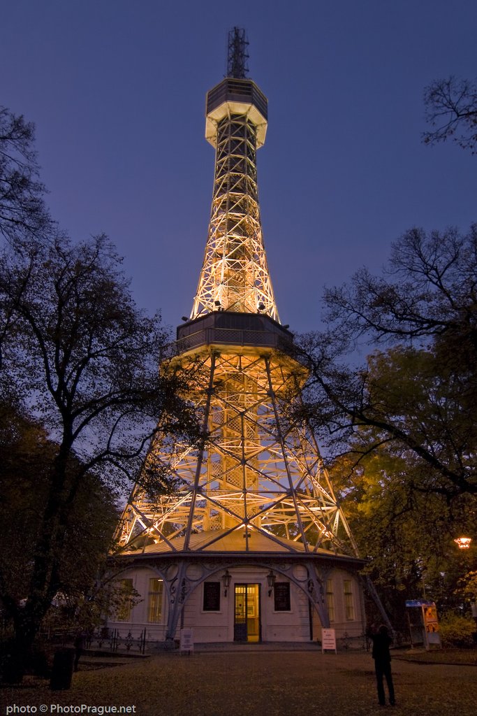 Torre mirador de Petřín | Avantgarde Prague