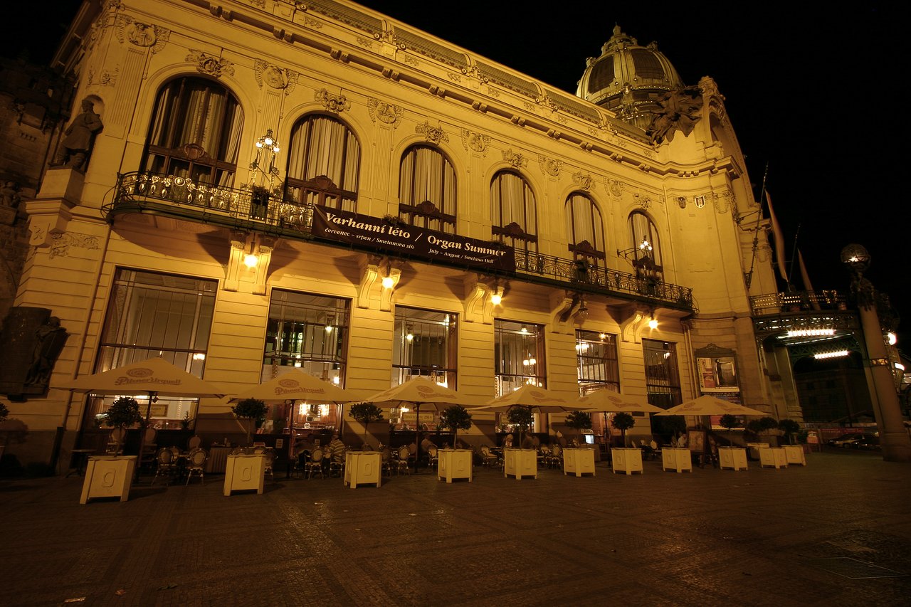 Gran menú en el café de la Casa Municipal | Avantgarde Prague